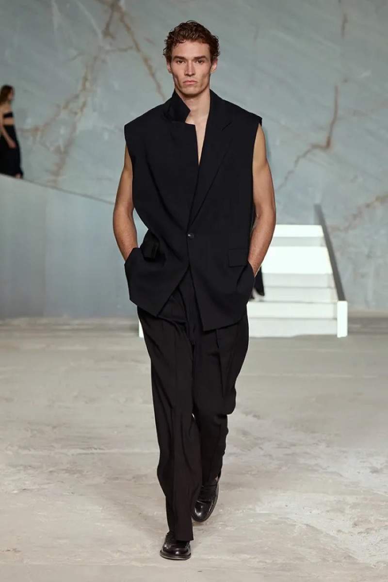 COS Turns to Athens Quarry for a Grounded Spring 2025 - ModernMan