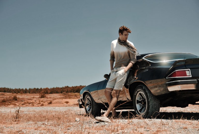 Sebastian Schlüter Heads to the Desert for Esquire Turkey – The Fashionisto