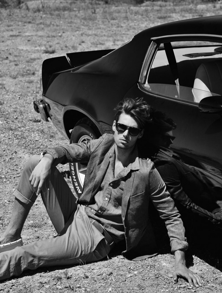 Sebastian Schlüter Heads to the Desert for Esquire Turkey – The Fashionisto