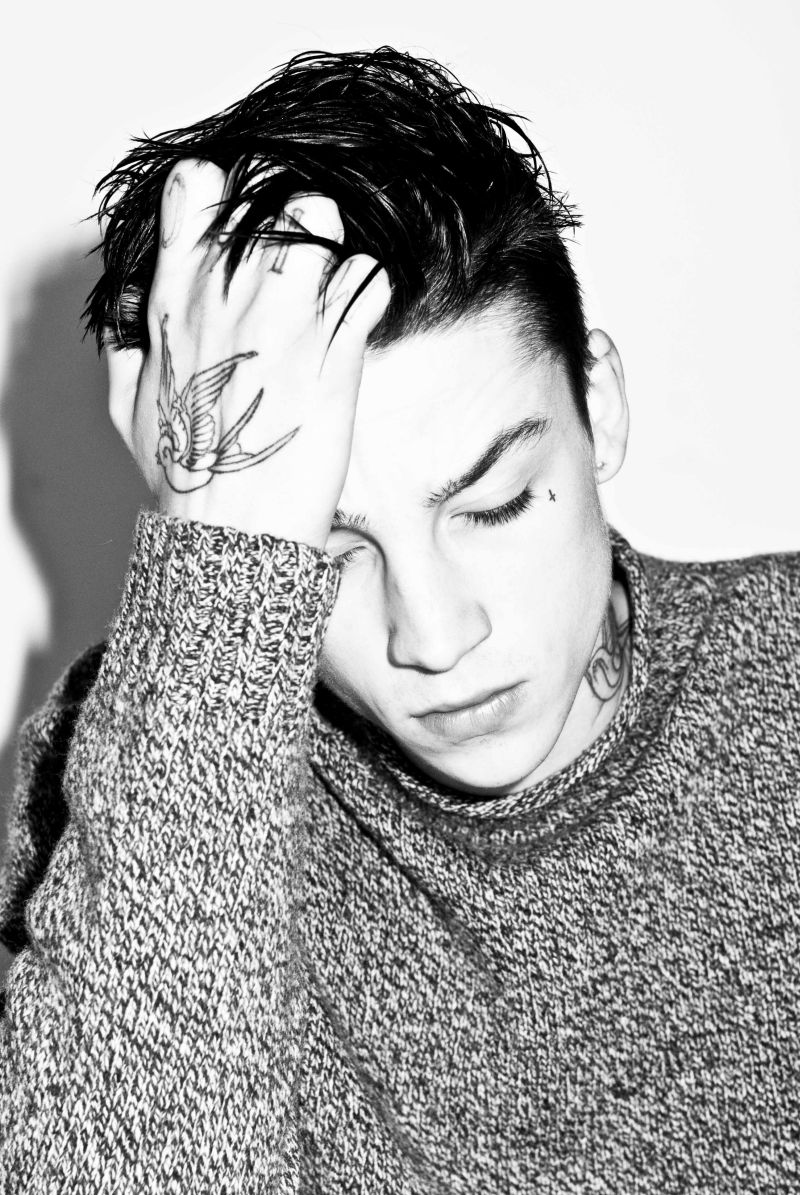 Ash Stymest Sits for a Portrait by Tom Betts – The Fashionisto