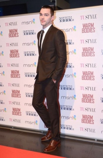 Nicholas Hoult Wears Dolce & Gabbana to 'Warm Bodies' Premiere – The ...