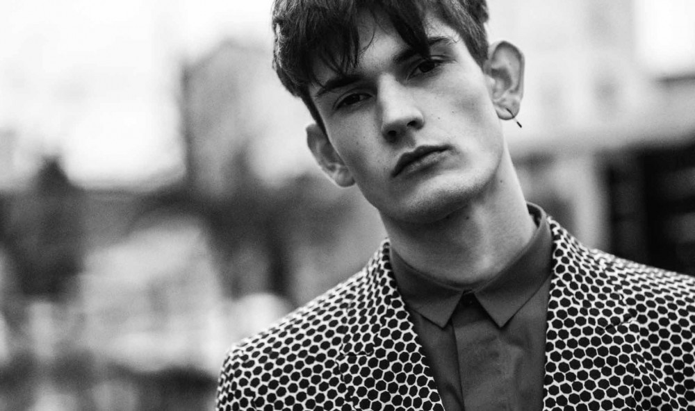 Reece Sanders Embraces His 'Youth' for Men's Uno – The Fashionisto