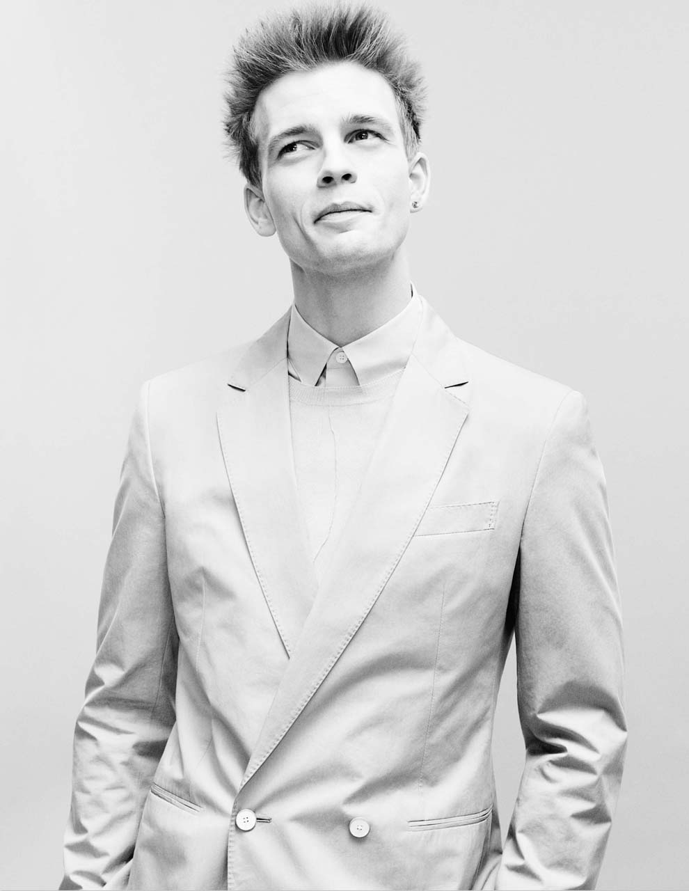 Benjamin Eidem Wears Delicate Colors for VMAN – The Fashionisto