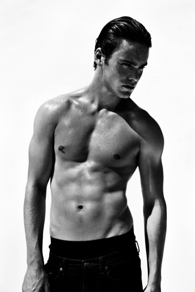 Jacob Young Connects with Michael Furlonger – The Fashionisto