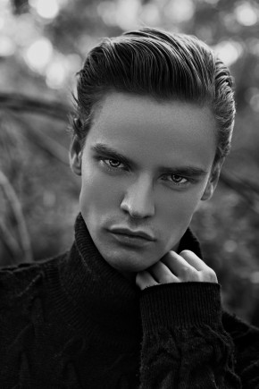 Bart Grein Ventures Outdoors for Photos by Anton Jhonsen – The Fashionisto