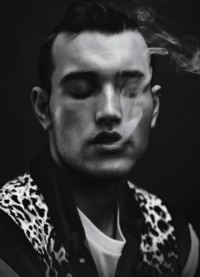 Paul Kerr Exudes a Retro Cool in Photos by David Abrahams – The Fashionisto