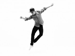 Thomas Gibbons Stars in 'Designs in Motion' for Revolve Man – The ...