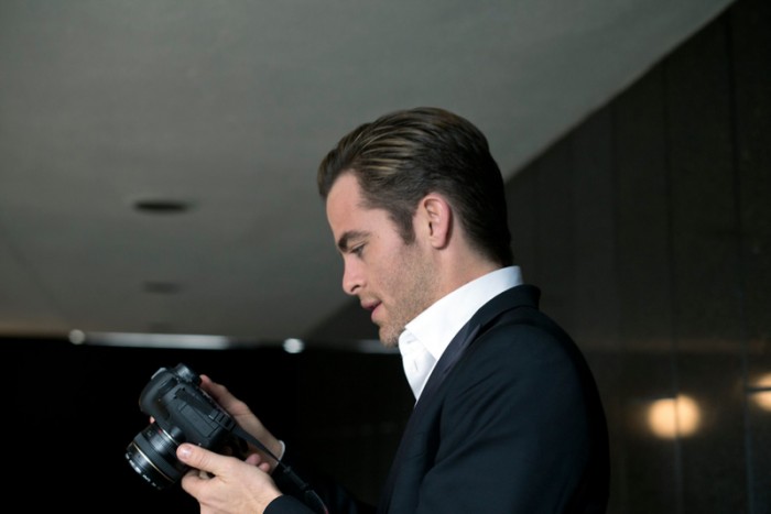 Chris Pine Behind the Scenes of Armani Code Campaign Shoot – The Fashionisto