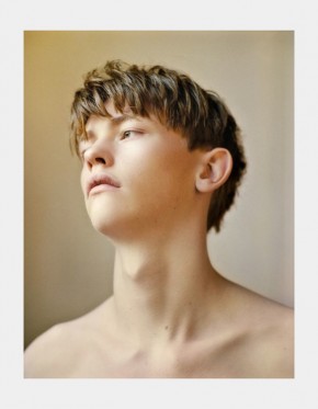 Robbie McKinnon Poses for SSAW Magazine – The Fashionisto