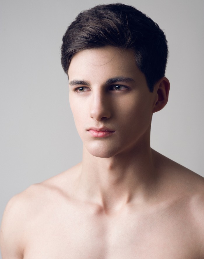 Fresh Face Alex Barber by Alberto Oscarelli – The Fashionisto