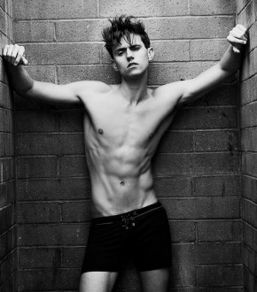 Jonathan Keith Heads to Malibu for Photos by Joe Simpson – The Fashionisto