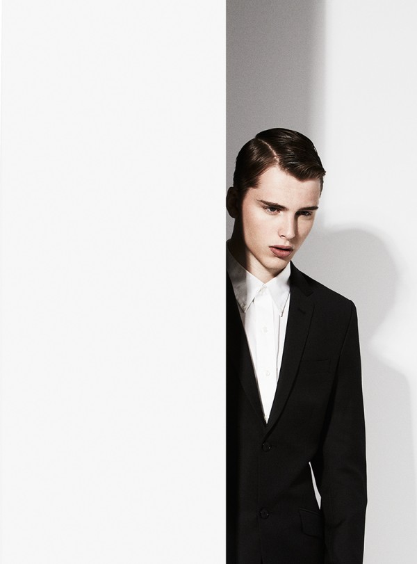 Stefan Models Sharp Looks in Photos by Joe Bulawan – The Fashionisto