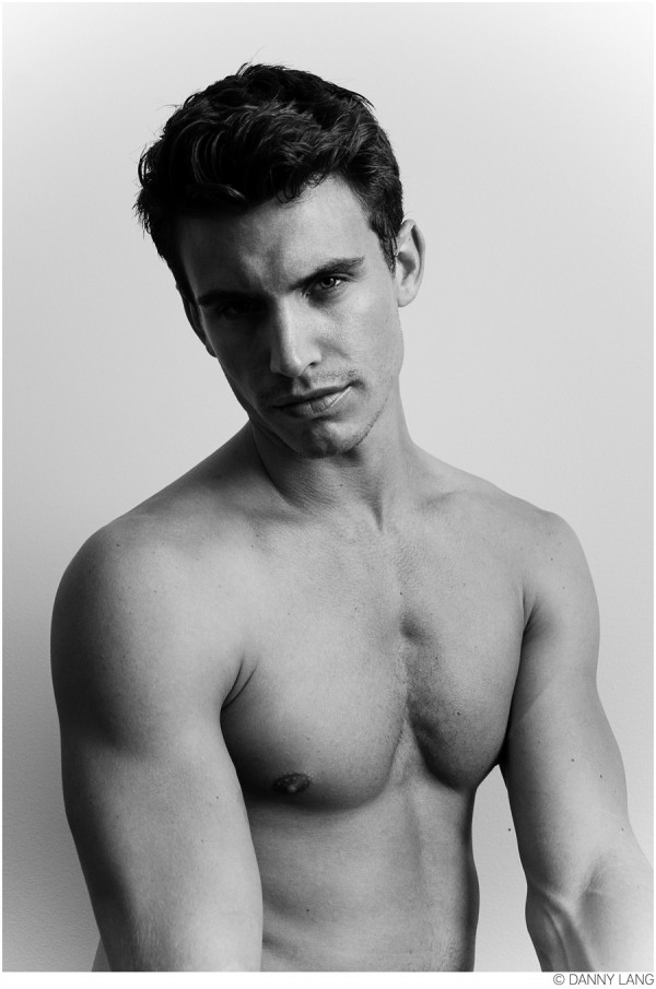 Jeff Thomas Poses for Black & White Images by Danny Lang – The Fashionisto