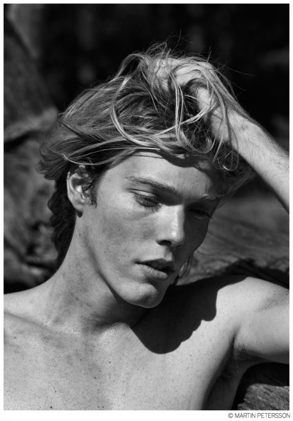 Lane Davis Hits the Beach with Martin Petersson – The Fashionisto
