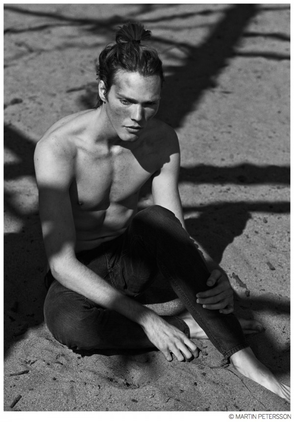 Lane Davis Hits the Beach with Martin Petersson – The Fashionisto
