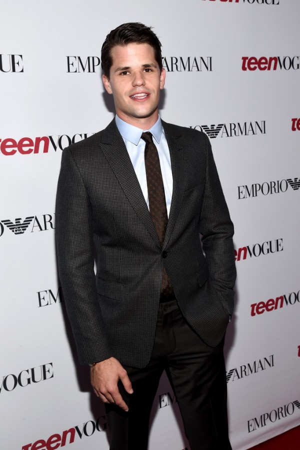 Max Carter Suits Up for Teen Vogue Young Hollywood Party – The Fashionisto
