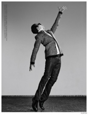 Thomas Gibbons Covers Hunter Magazine with a Smile – The Fashionisto