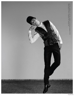 Thomas Gibbons Covers Hunter Magazine with a Smile – The Fashionisto