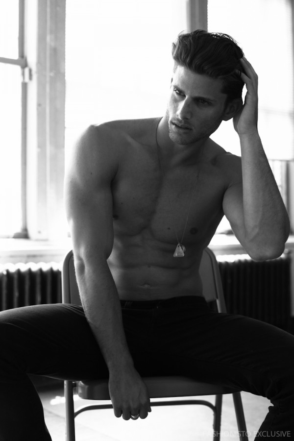 Model Minute: Barrett Pall at Q Models – The Fashionisto