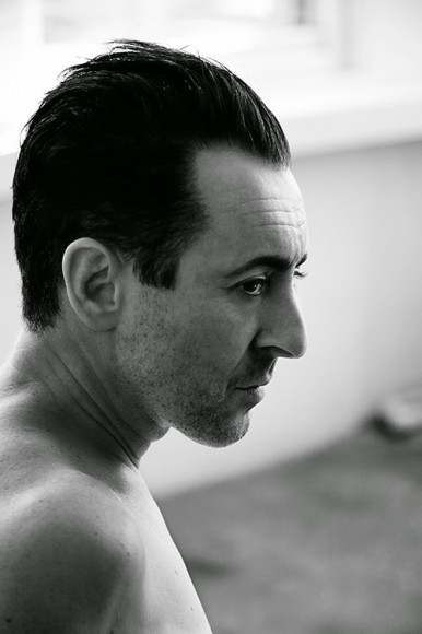 Alan Cumming Connects with FourTwoNine for Photo Shoot, Talks Memoir ...