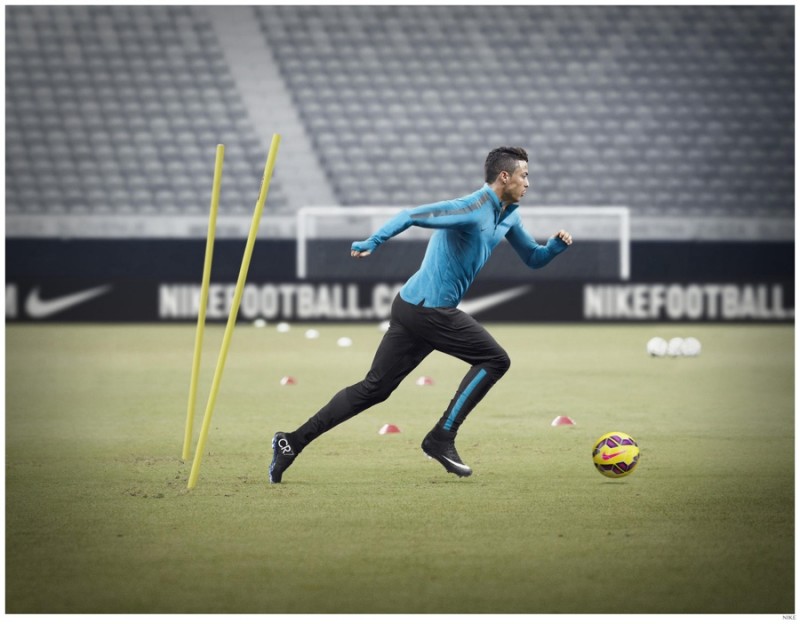 Cristiano Ronaldo Prepares for Big Game with New Mercurial Superfly CR7 ...