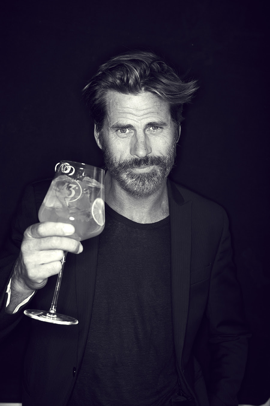 Mark Vanderloo Poses for DT Magazine – The Fashionisto