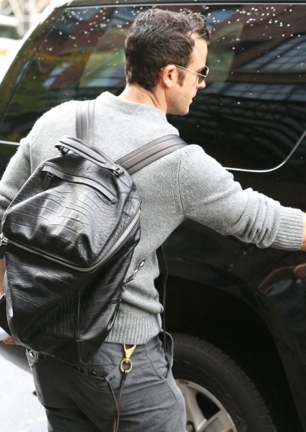 Justin Theroux is Urban Smart with Alexander Wang Wallie Backpack – The ...