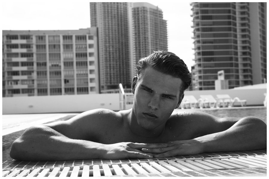 Austin Scoggin Heads to Miami for a Rooftop Swim – The Fashionisto
