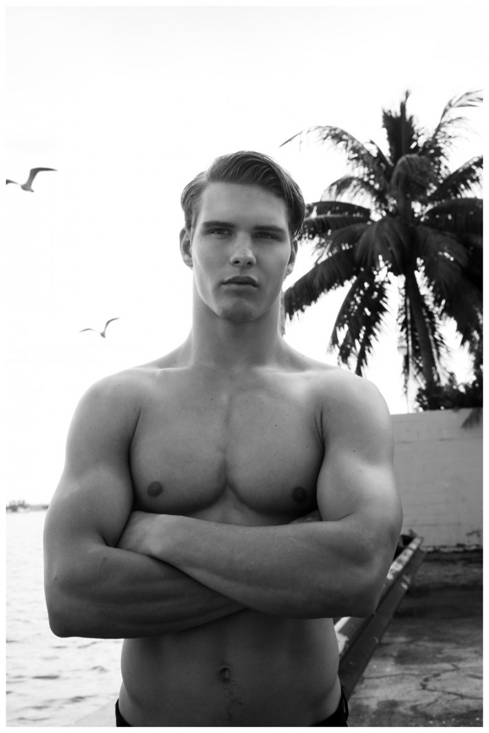 Austin Scoggin Heads to Miami for a Rooftop Swim – The Fashionisto