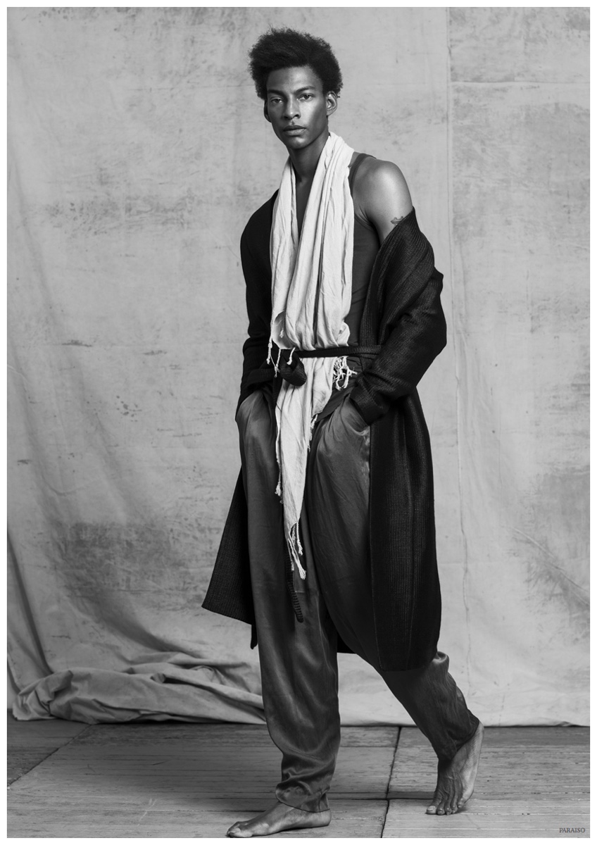 Ty Ogunkoya Wears Really Big Hat & Poses with Snake for Arresting ...