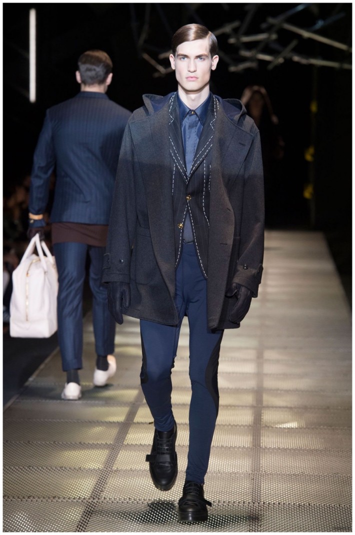 Versace Stripped: Versace Fall/Winter 2015 Menswear Collection Focuses ...