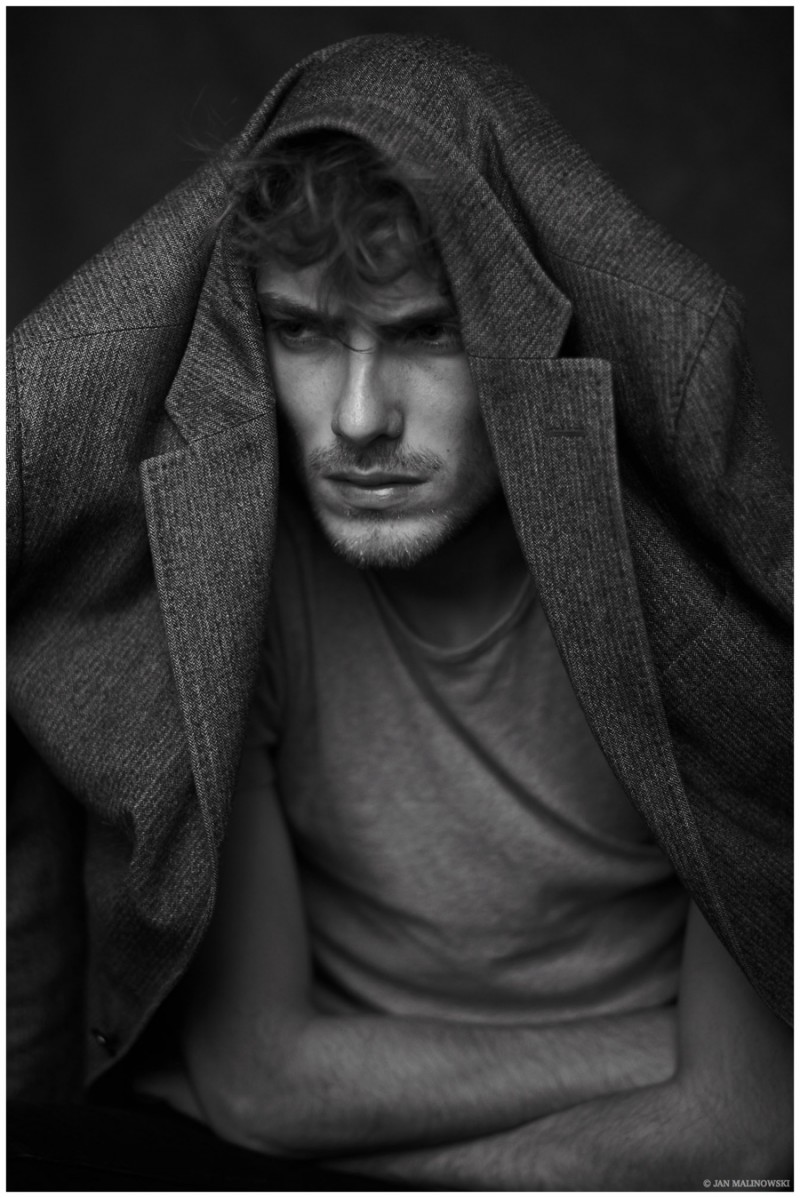 Dorian Jesper Poses for New Photos – The Fashionisto
