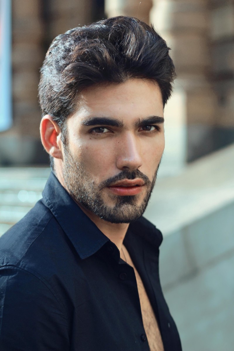 Daniel Kakoulidis Heads Outdoors for Igor Palhares Shoot – The Fashionisto