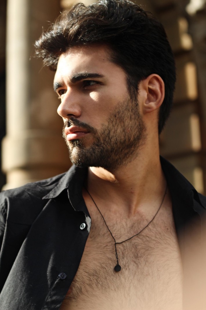 Daniel Kakoulidis Heads Outdoors for Igor Palhares Shoot – The Fashionisto