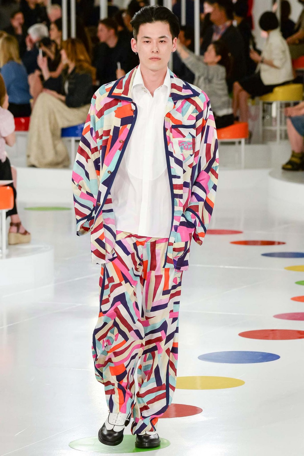 Chanel Unveils Resort 2016 Collection in Seoul, Korea – The Fashionisto