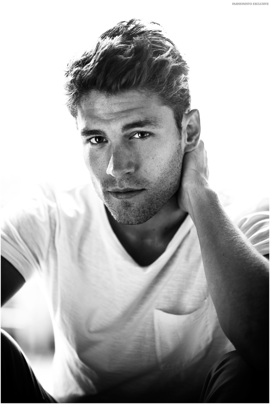 Exclusive: Matt Poeschl Hits the Beach in ‘Castaway’ – The Fashionisto