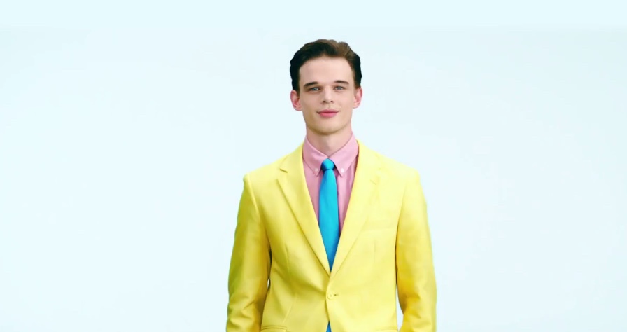 That’s Pitticolor! André Bona Splashed in Paint for Luca Finotti ...