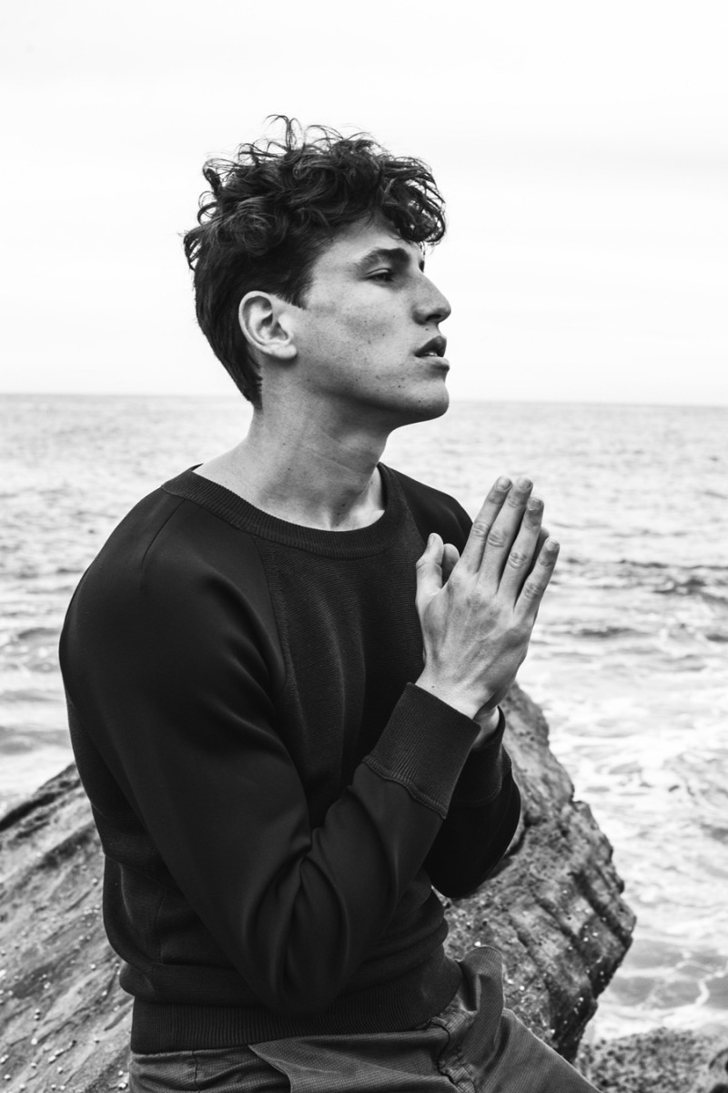 Lucas Muller Connects with Amath Magnan for Beach Shoot – The Fashionisto