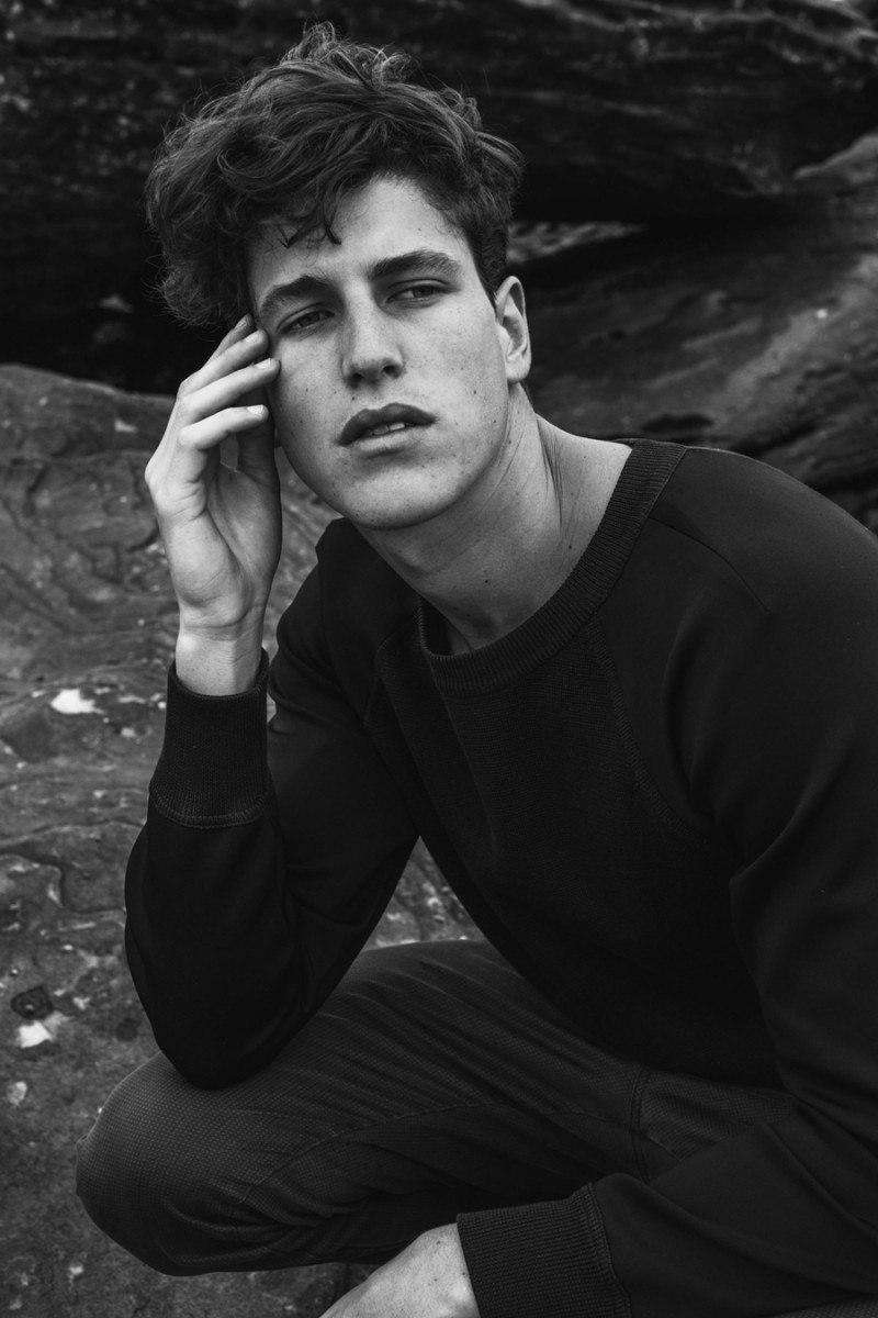 Lucas Muller Connects with Amath Magnan for Beach Shoot – The Fashionisto