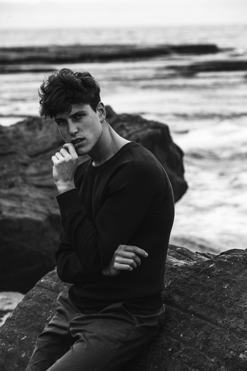 Lucas Muller Connects with Amath Magnan for Beach Shoot – The Fashionisto