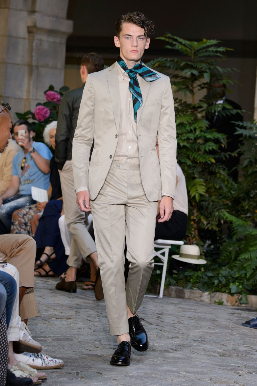 Officine Generale Spring/Summer 2016 Menswear Collection | Paris ...