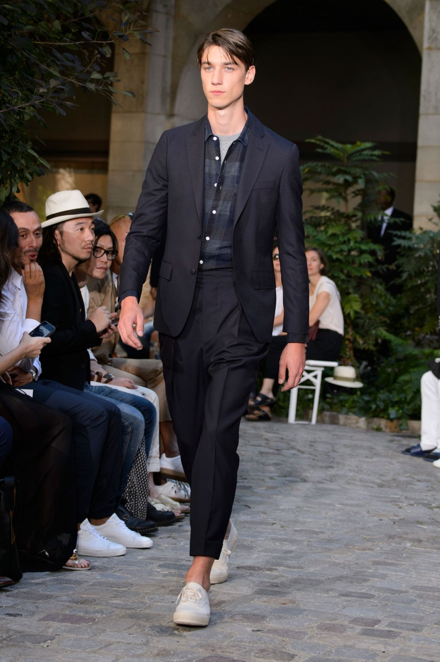 Officine Generale Spring/Summer 2016 Menswear Collection | Paris ...