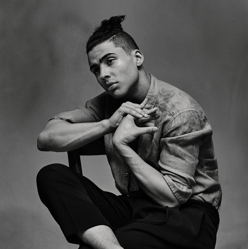 Interview Photographs Young Hollywood – The Fashionisto