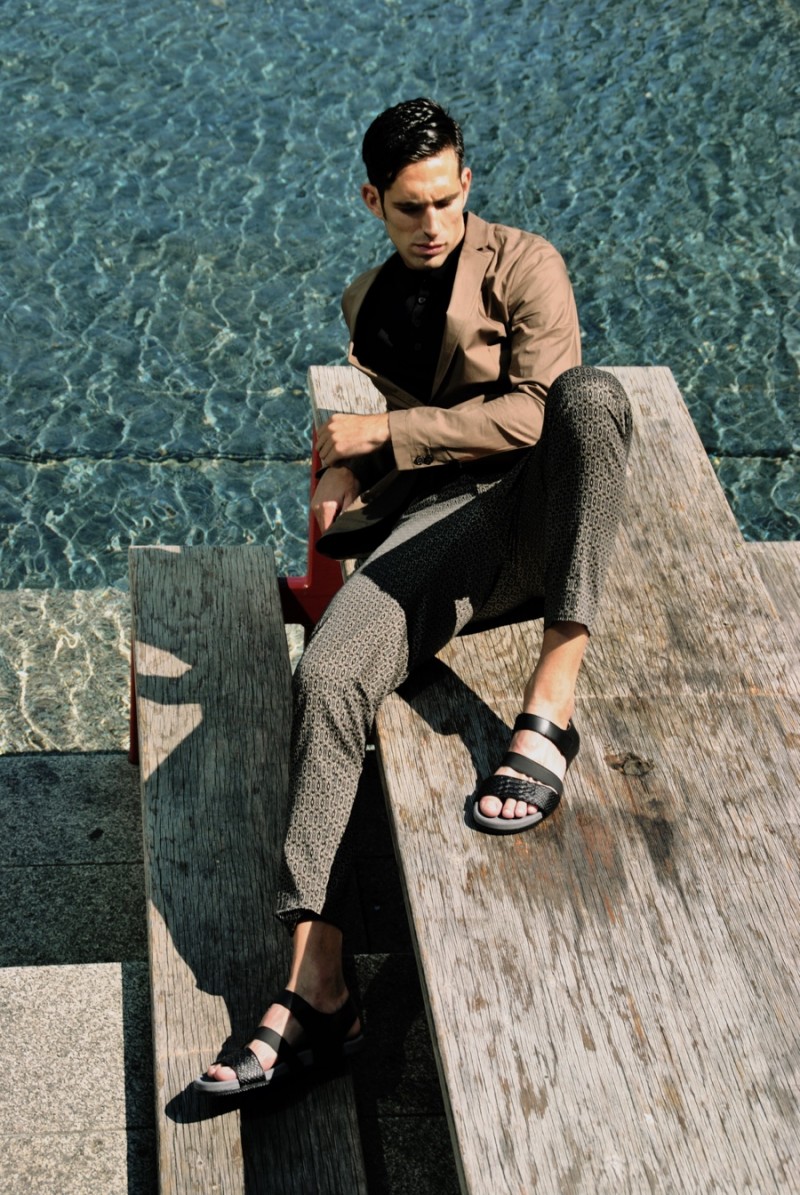 Ruben Dons Brown Zara Look for Outdoors Photo Series – The Fashionisto