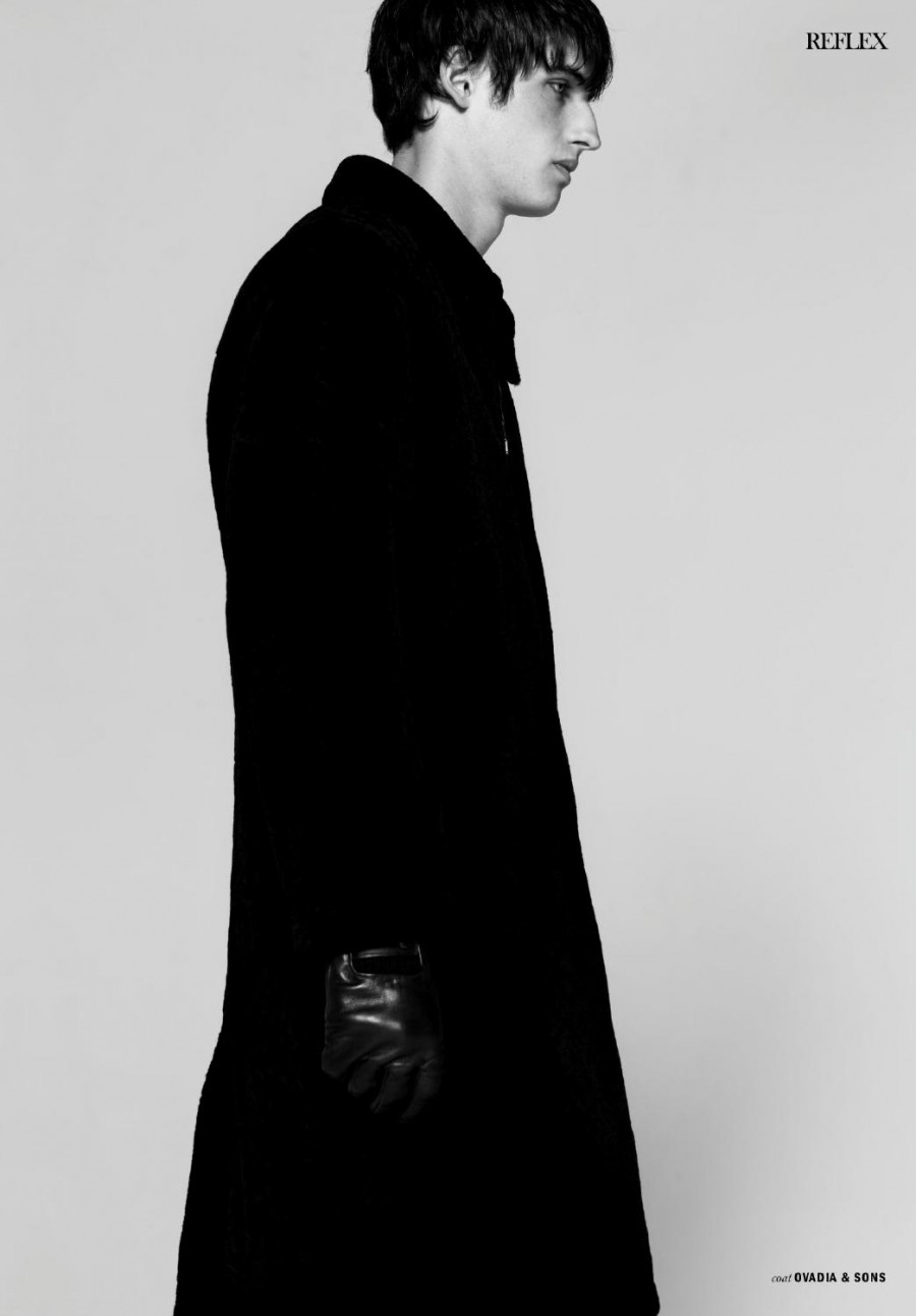 Ian Sharp is Chic & Sporty for Reflex Homme Spread – The Fashionisto