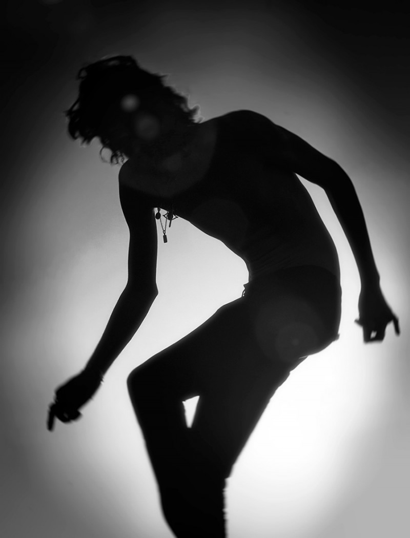 Justin Gossman Channels Inner Rocker for Boys by Girls Shoot – The ...