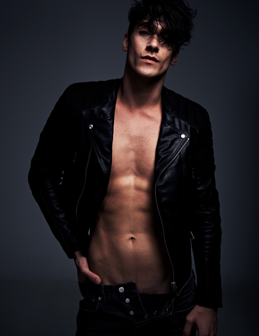 Robson Buchele Strikes a Pose or Two for Mun Kong – The Fashionisto