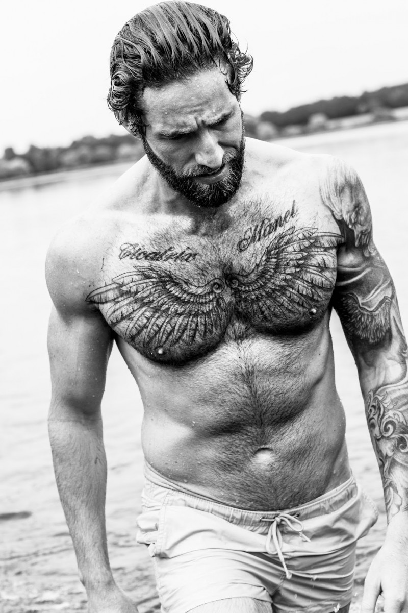 Kult Models Star in Playful Outdoors Water Shoot – The Fashionisto