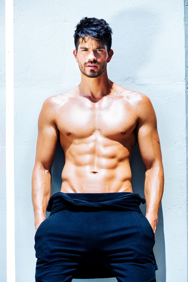 Miguel Orjuela Takes in the Big Apple – The Fashionisto