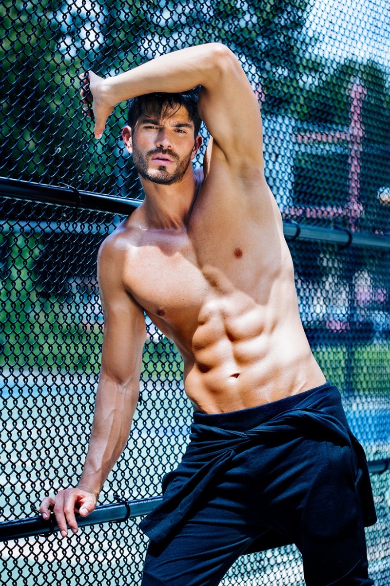 Miguel Orjuela Takes in the Big Apple – The Fashionisto